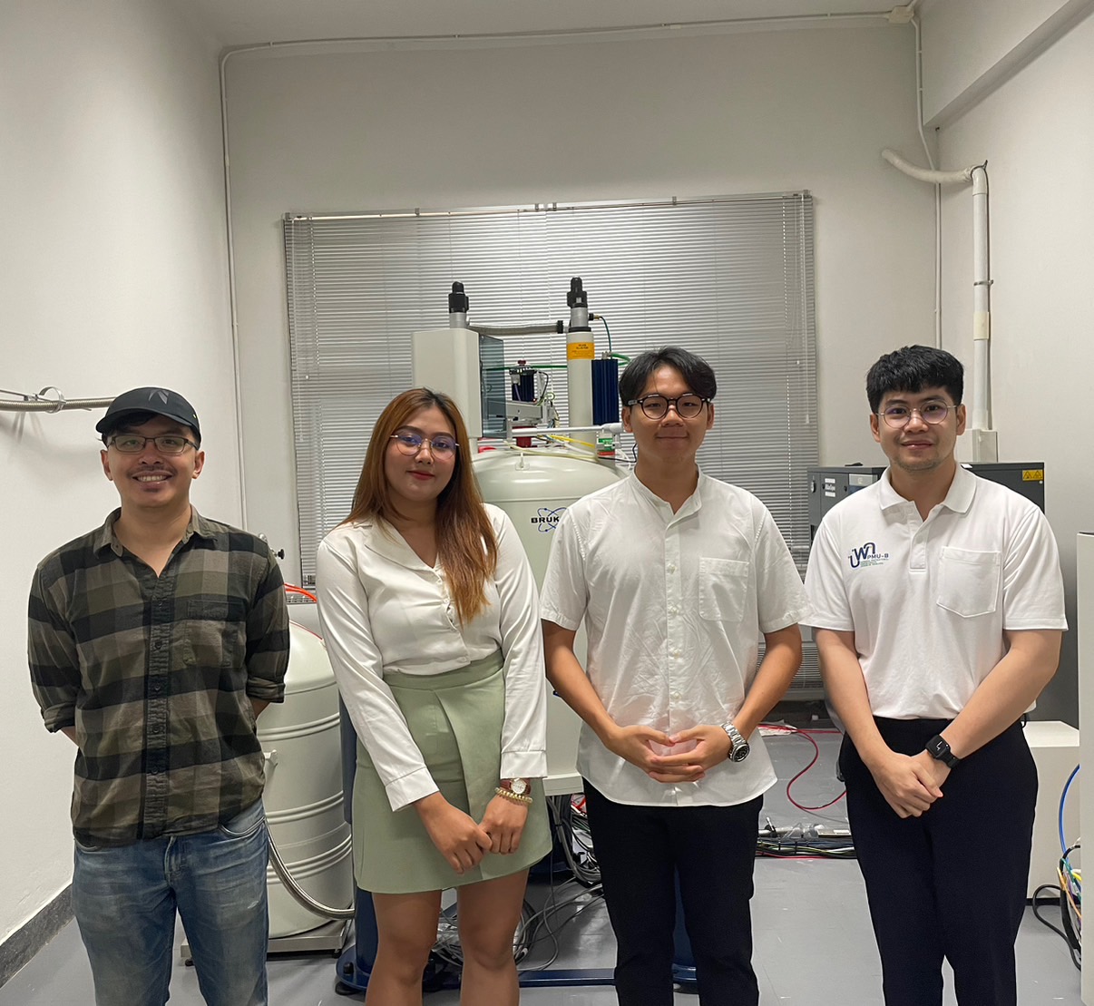 เข้าเยี่ยมชมห้องเครื่องมือวิเคราะห์ Nuclear Magnetic Resonance